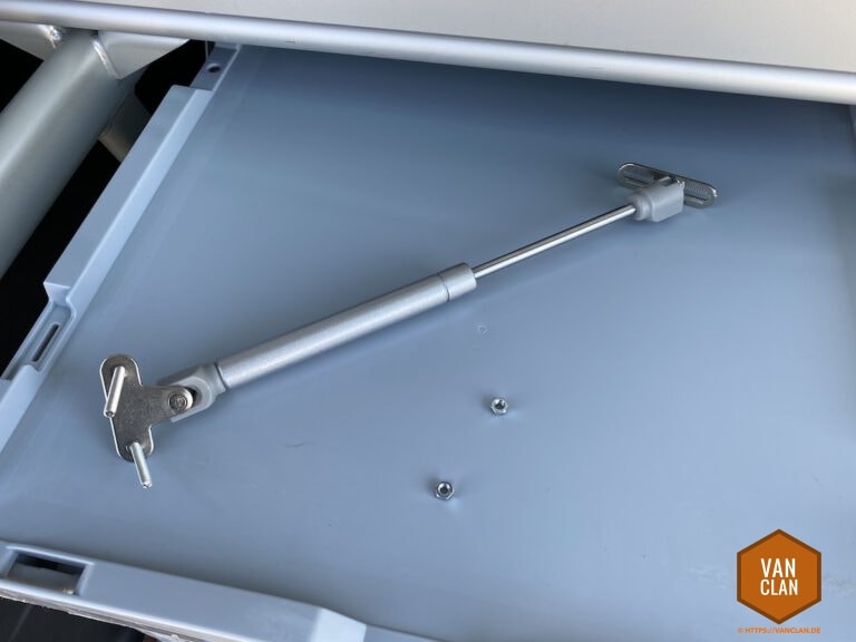 Multiflexboard im VW Multivan T5 und T6 mit Gasdruckfedern aufrüsten ...